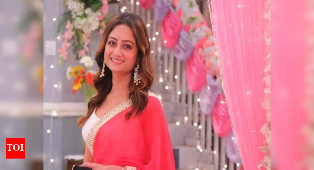 Actress Tonni Laha Roy turns a year older - Times of India