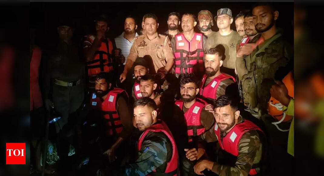 Jammu-Kashmir: Army rescues four youths trapped in flash floods in ... Jammu-Kashmir: Army rescues four youths trapped in flash floods in ...