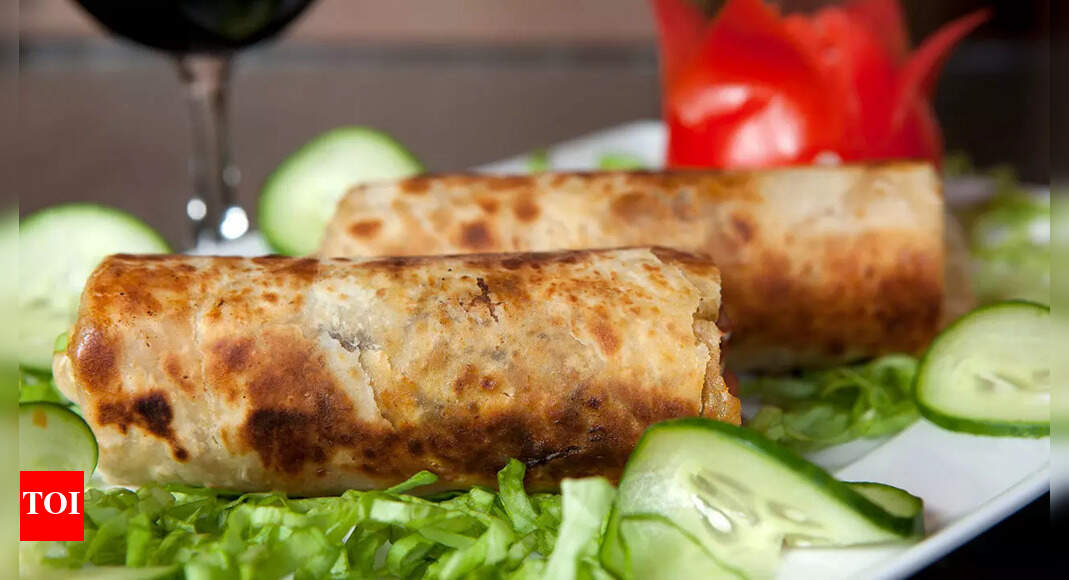 This Delhi shop sells the biggest Kathi Rolls and they are delicious ...