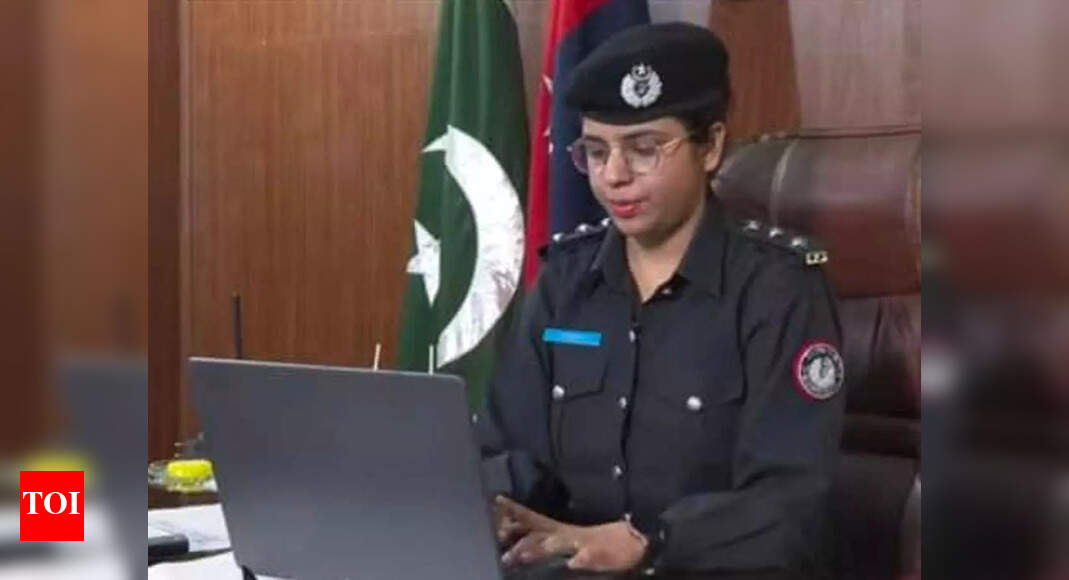 Pakistan's first Hindu woman DSP Manisha Ropeta aims to be ‘women ...
