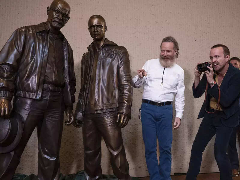 'Breaking Bad' statues unveiled in Albuquerque; Bryan Cranston and ...