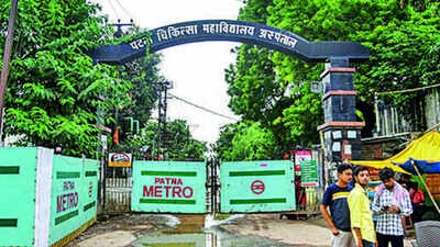 Main Gate Of Pmch Closed Topave Way For Metro Rail Work | Patna News ...