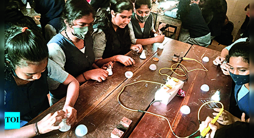 Students Enhance Physics Lesson By Making Led Bulbs | Kochi News ...