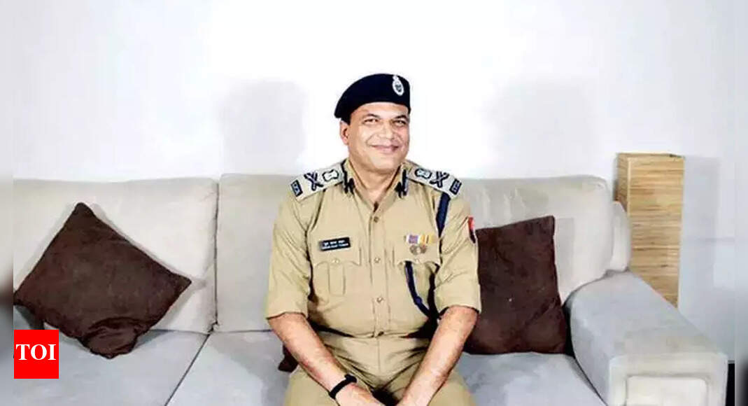 Police commissioners of Lucknow & Kanpur removed | Lucknow News - Times ...
