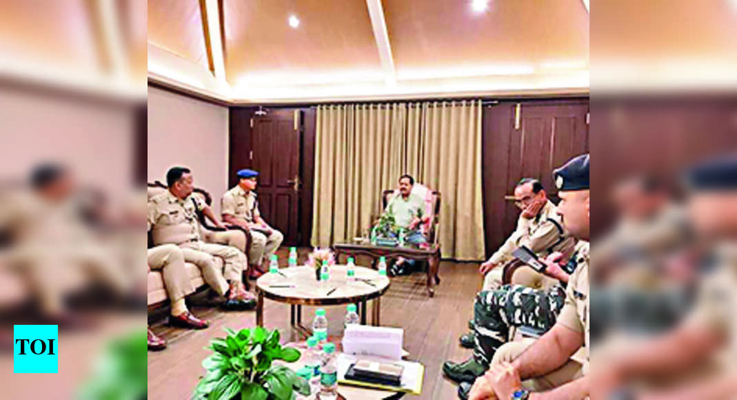 Dgp: I-day Security: Dgp Holds Meeting | Guwahati News - Times of India