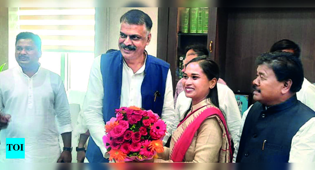 After Cash Haul, Spotlight On Fate Of State Congress Chief | Ranchi ...