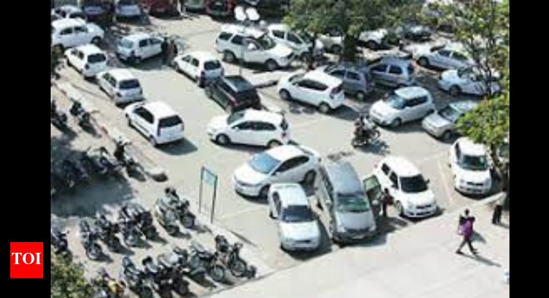 Parking mess in Lucknow: Hotel, banquet hall owners told to deploy ...