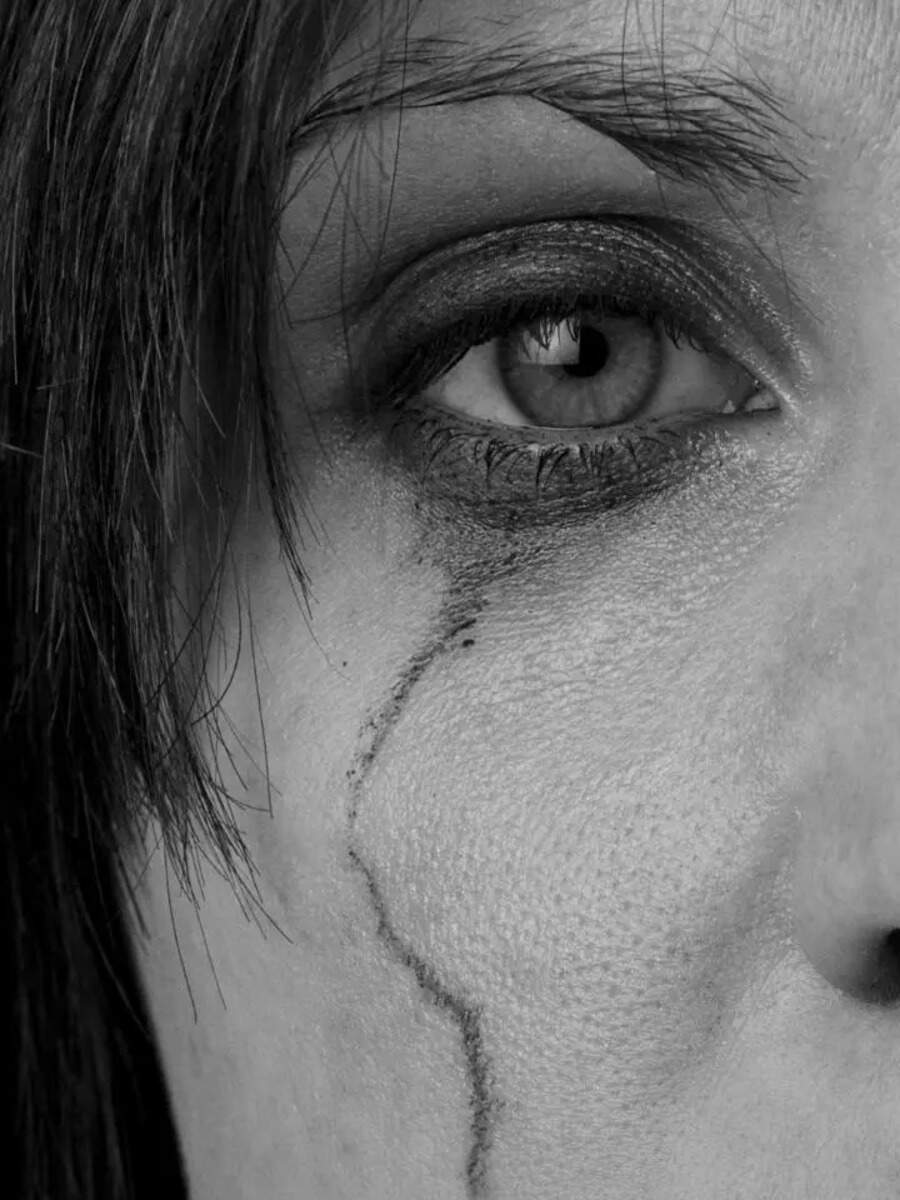 9 heartbreaking opening lines from books | Times of India