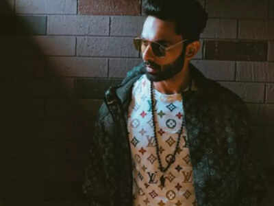 Meet Jain looks dapper in this new click! see pic | Gujarati Movie News ...