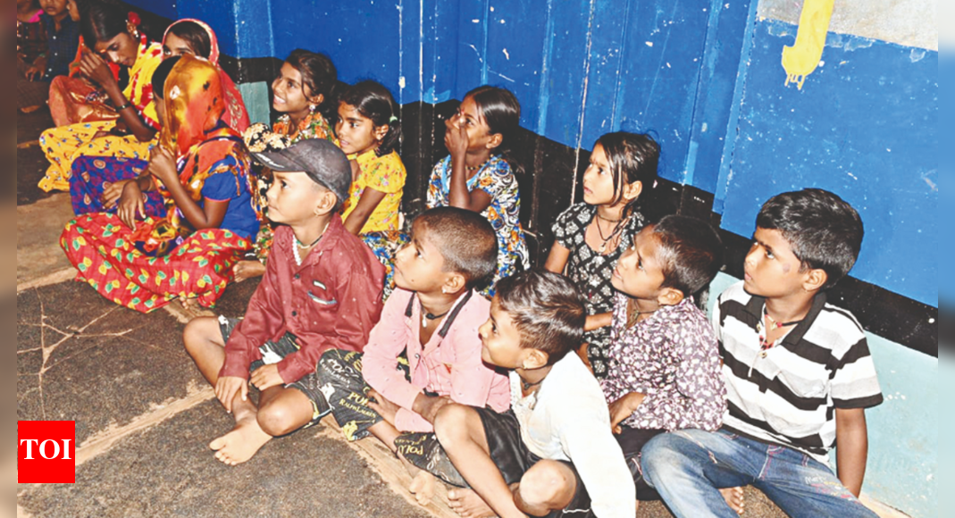 Helavas: Helava Kids Get To School With Headmaster’s Help | Hubballi ...