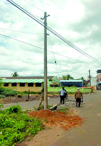 Tangedco Replaces Damaged Eb Pole | Trichy News - Times of India