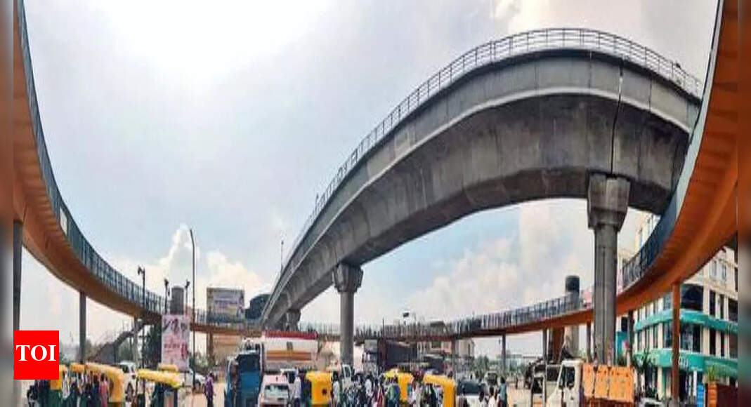 Ahmedabad: Circular foot overbridge going round in circles | Ahmedabad ...