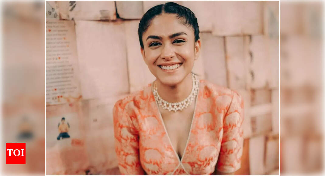 Celebrating 'Sita Ramam' success, Mrunal says she's now getting roles ...