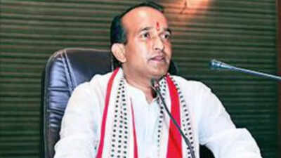 Kishan Suryavanshi elected BMC chairman, Congress stages walkout ...