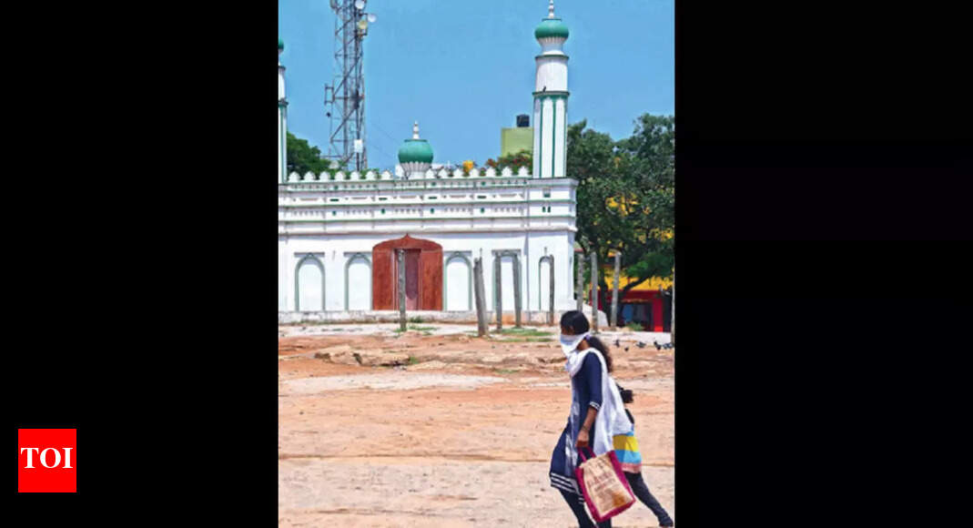 Bengaluru: Right wing outfits now want Eid tower razed | Bengaluru News ...