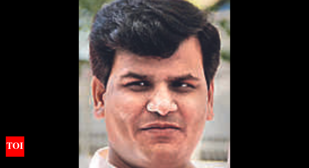 Rana: Mla Rana Meets Cp, Seeks Action Against Uddhav, Pandey, Cops ...