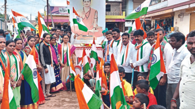 Cong Launches Freedom March; Cadre To Walk 75km In Each Assembly Seat ...