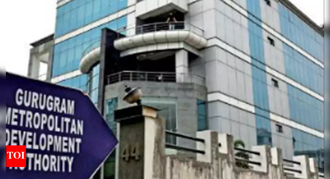 Choked: Choked Drains Flooding Sectors Along Delhi-ggn Rd, No Relief ...