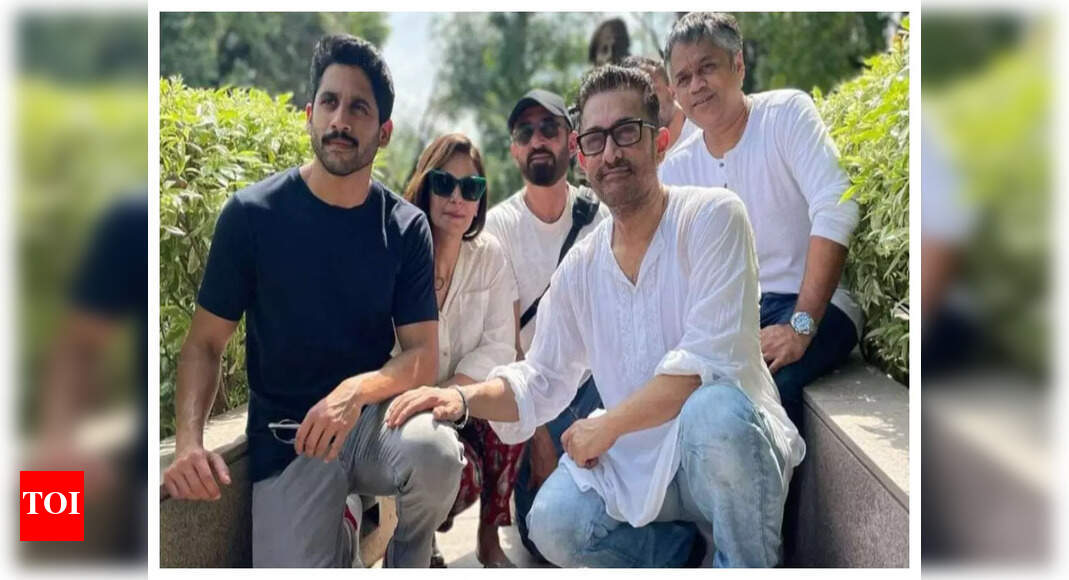 Aamir Khan organises a special screening of 'Laal Singh Chaddha' for Army; receives an ...