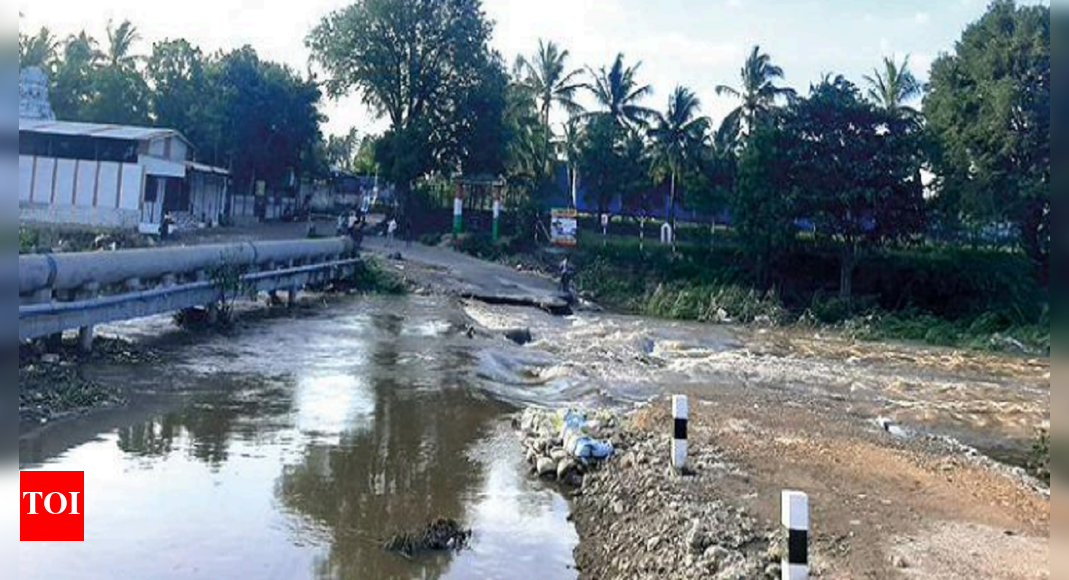 Coimbatore: Temporary causeway across Noyyal remains submerged for ...