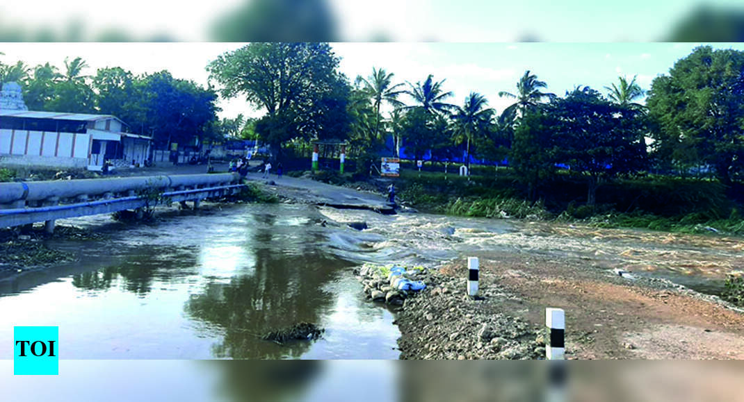 Noyyal: Temporary Causeway Across Noyyal Remains Submerged For Fourth ...