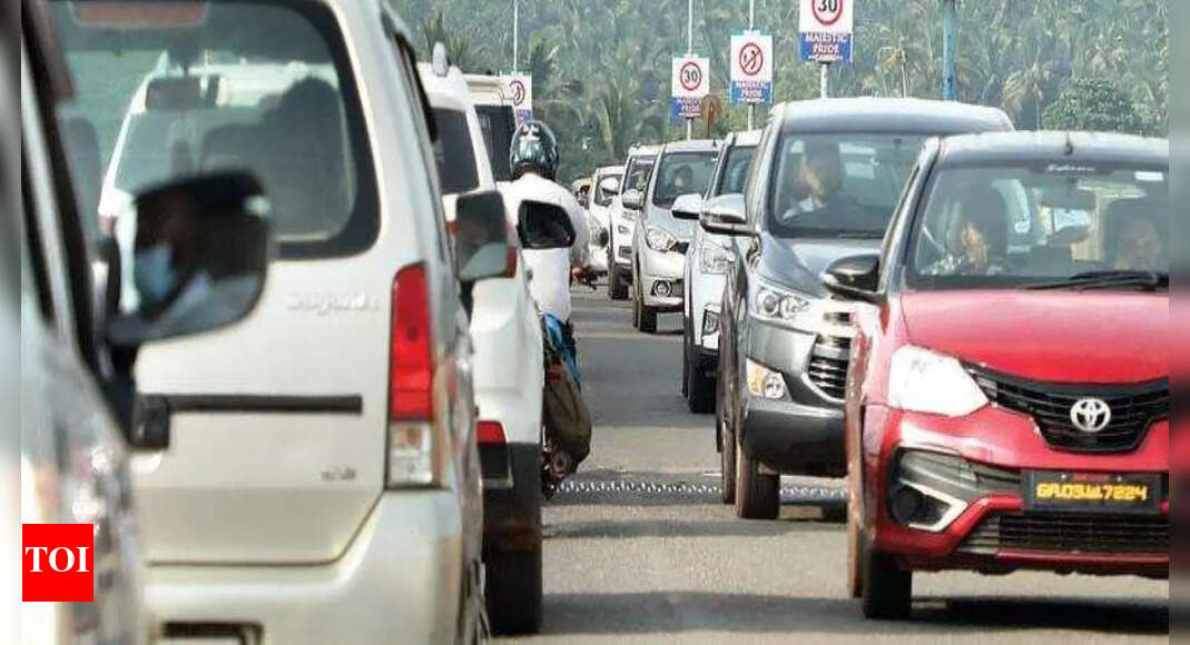 Goa: Agasaim-Verna stretch sees massive traffic jam | Goa News - Times ...
