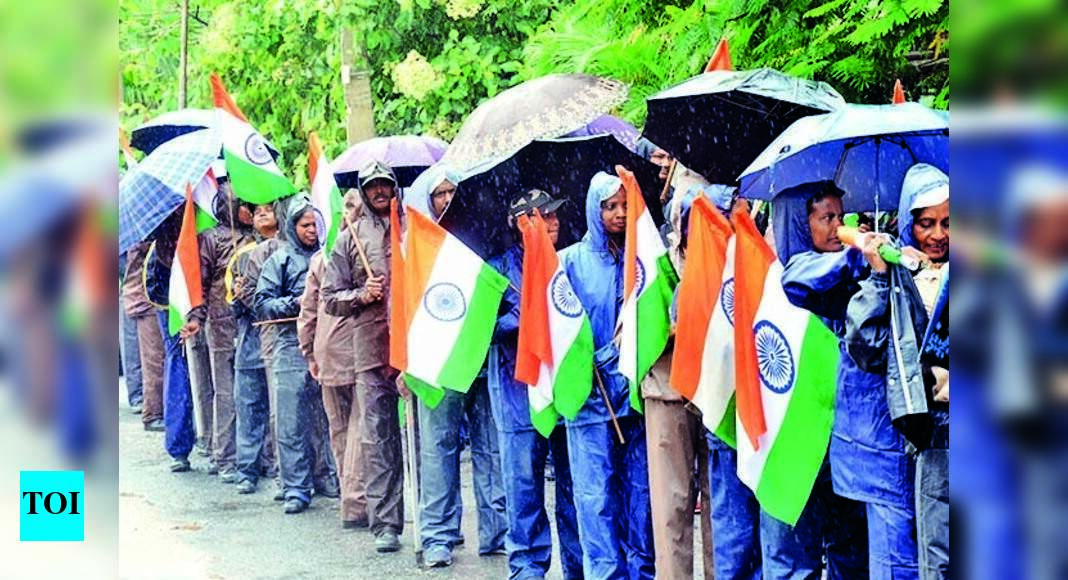 Cops Hold Flag March As Part Of Azadi Ka Amrit Mahotsav | Ranchi News ...