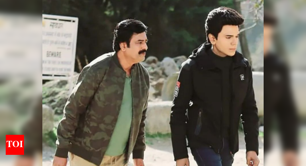 'The Legend' actor Saravanan shares throwback clicks with late actor ...