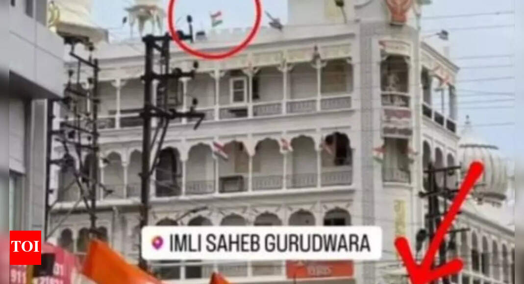 SGPC objects to hoisting of tricolor atop gurdwara building in Indore ...