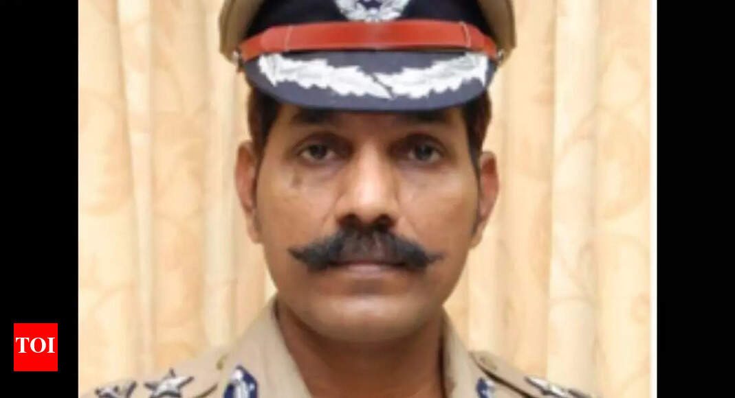 Chennai: DGP C Sylendra Babu asks top cops to relieve orderlies at the ...