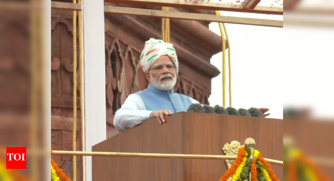 Pm Modi: I-Day speech: PM Modi calls 'India as the mother of democracy ...