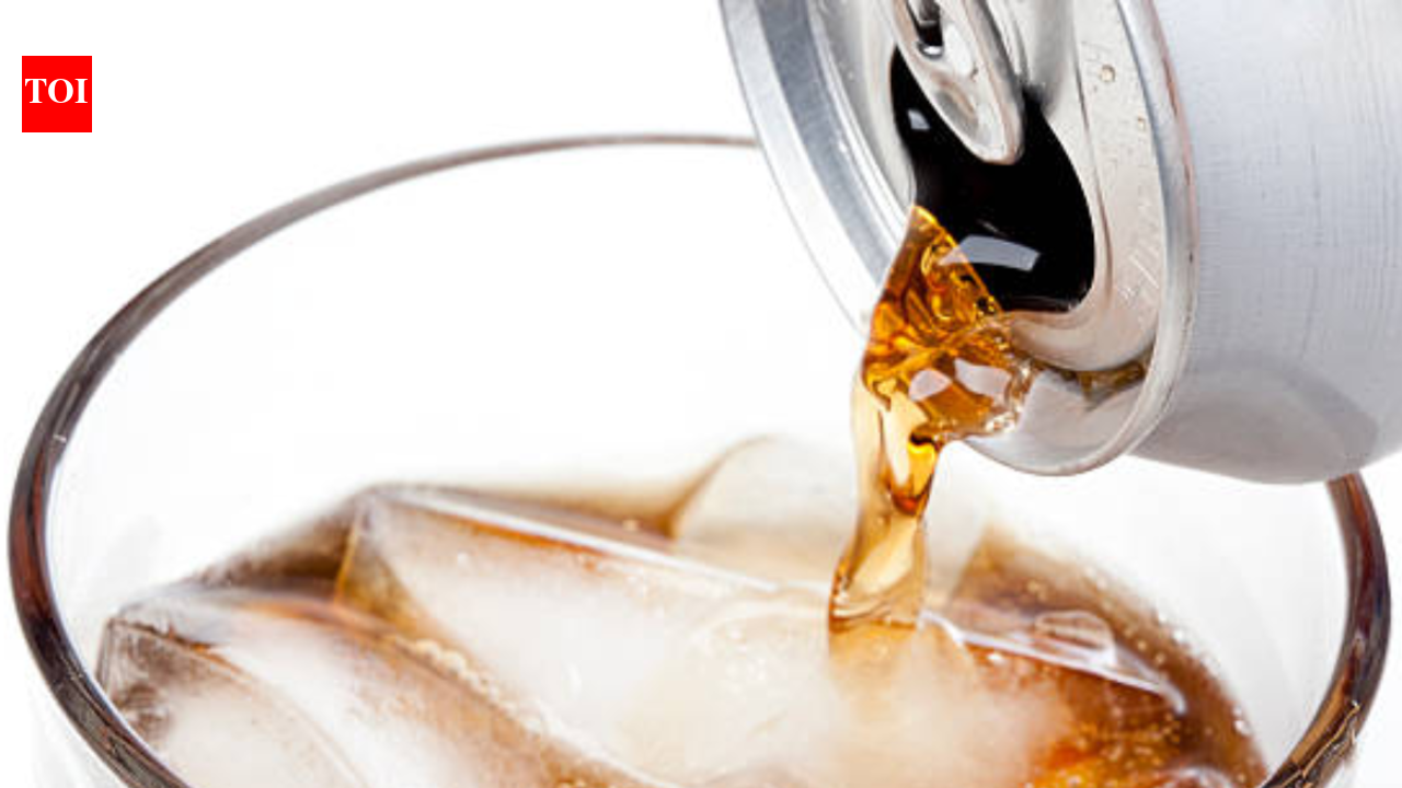 Study claims diet soda can pose a great risk to your eyes; read on to ...