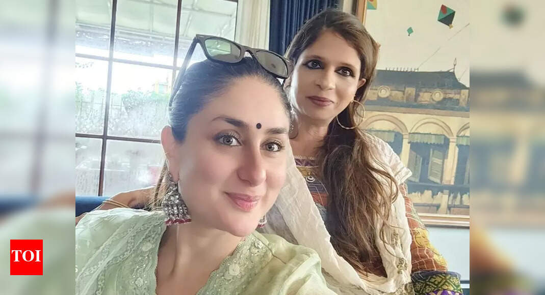 Bebo bhabhi clicks selfies like a pro during Rakhi celebration at home ...