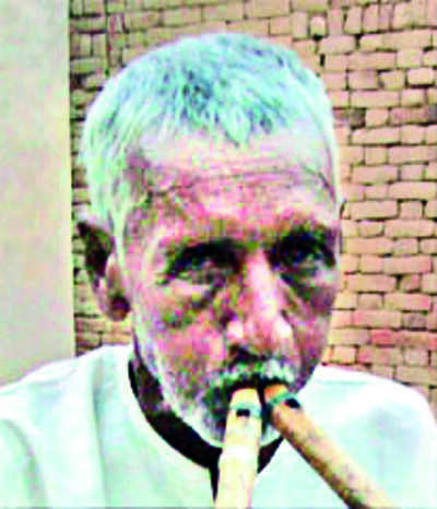Algoza Exponent Chuhar Khan Passes Away | Chandigarh News - Times of India