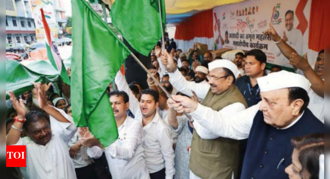 Maharashtra: Pugalia, Mungantiwar come together for Independence Day ...
