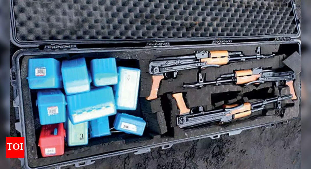 Yacht off Maha with AK-74 guns brings back 26/11 chills | Mumbai News ...