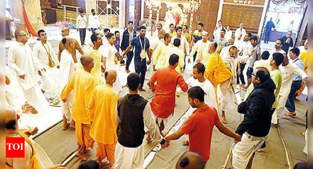 Dahi Handi: Pune: Focus on themes at Dahi Handi festival | Pune News ...