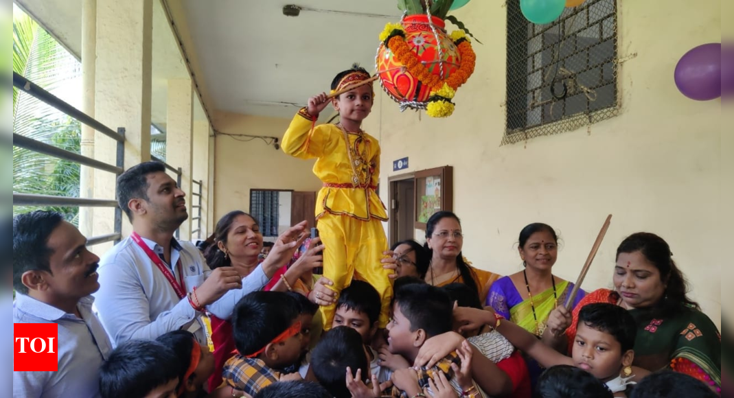 Dahi Handi celebrations in Thane: Supporters of Eknath Shinde, Uddhav ...