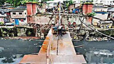 Kolkata: Work begins on Chetla bridge | Kolkata News - Times of India