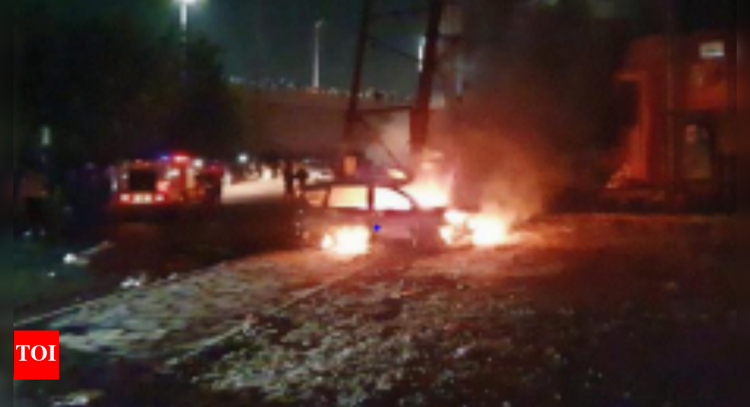 Gurugram: 3 vehicles charred as transformer explodes in Sikanderpur ...