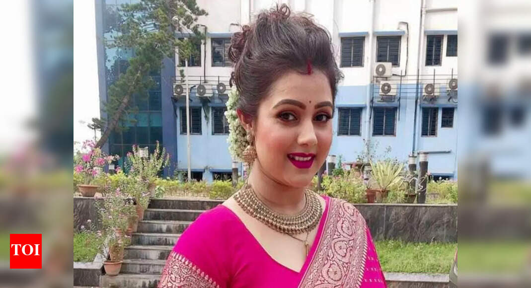 Actress Prity Biswas turns a year older - Times of India