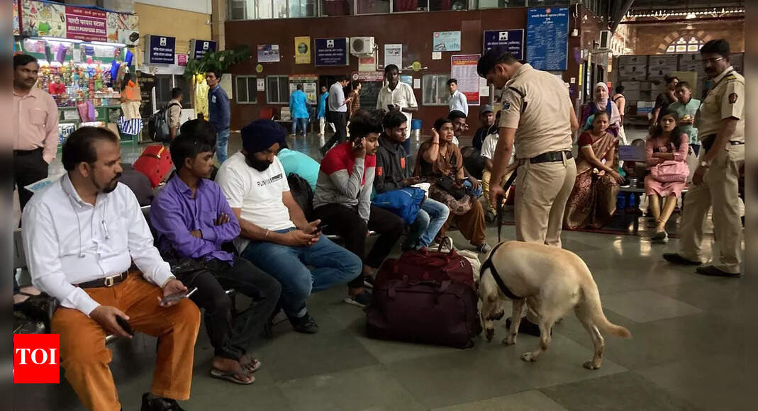 Mumbai police sounds alert in city after threat from Pakistani number ...