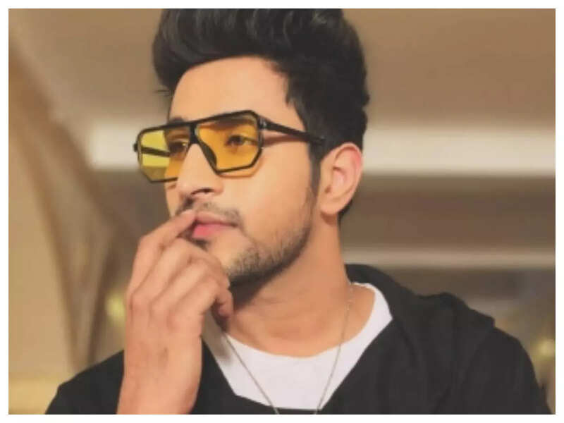 Anurag Vyas wraps up 'Aashiqana' shoot: My role in second season will ...