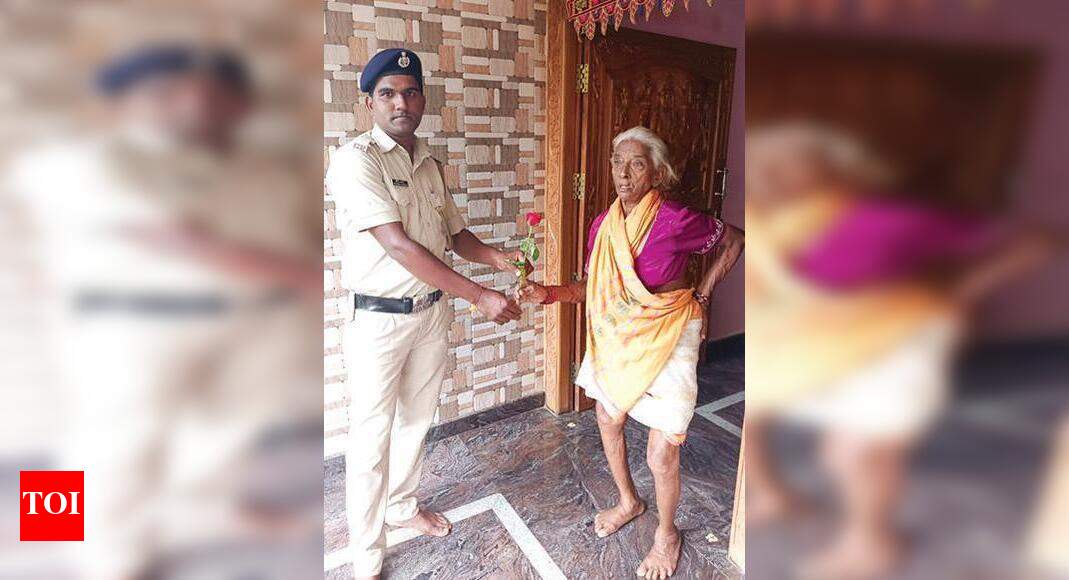 Cops meet, greet elders on Senior Citizens’ Day | Goa News - Times of India