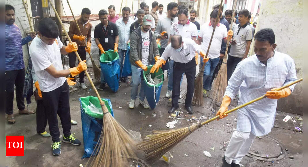 Swachh: How Indore retains Swachh crown: 7,000 safai workers on leave ...