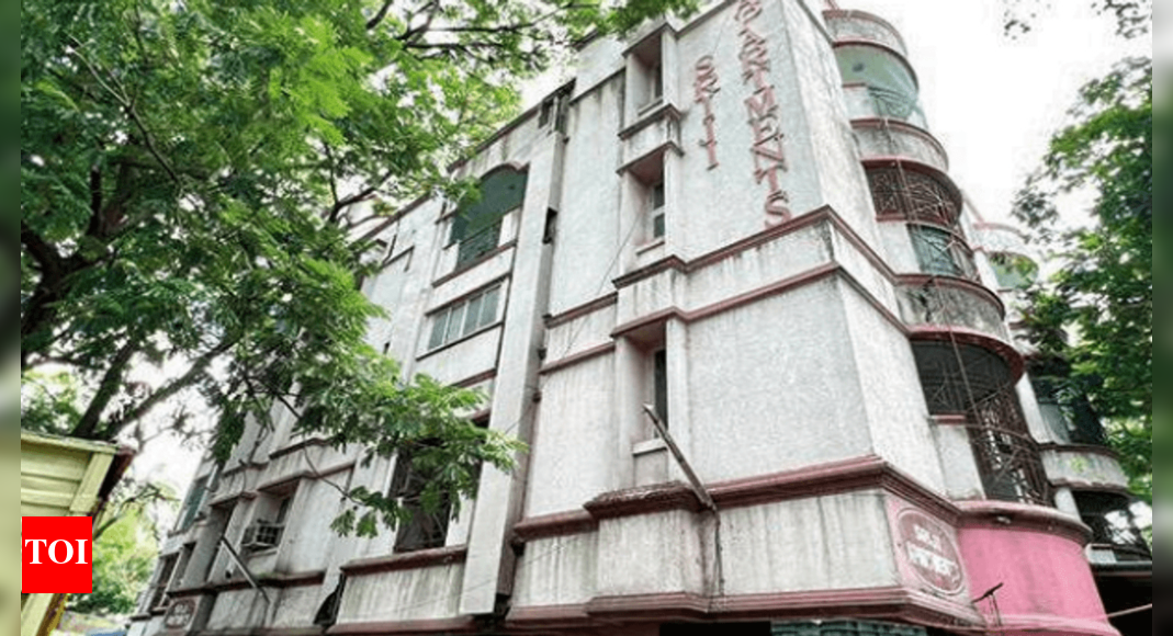 93-year-old, caretaker die of asphyxiation after kitchen fire in ...