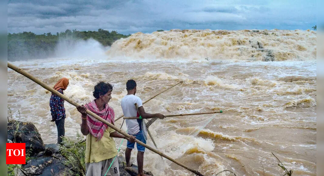 Balasore: Rain fury: Couple killed in Rajasthan, biker in MP; 40,000 ...