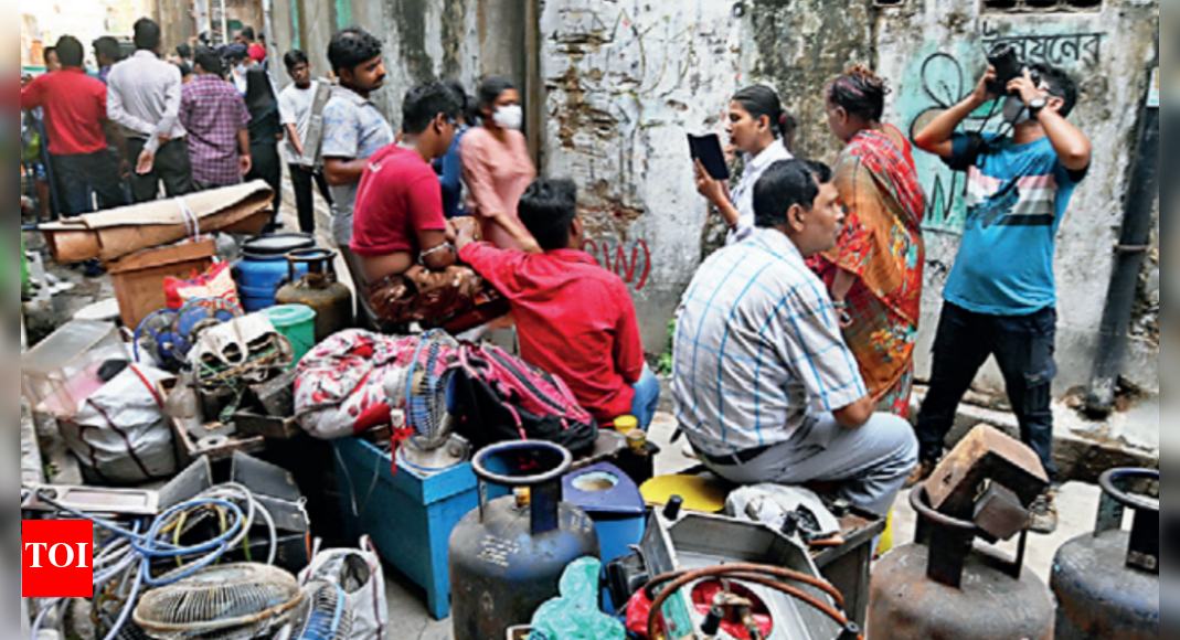 Displaced Bowbazar Locals To Form Society To Press For Rehab Demand ...