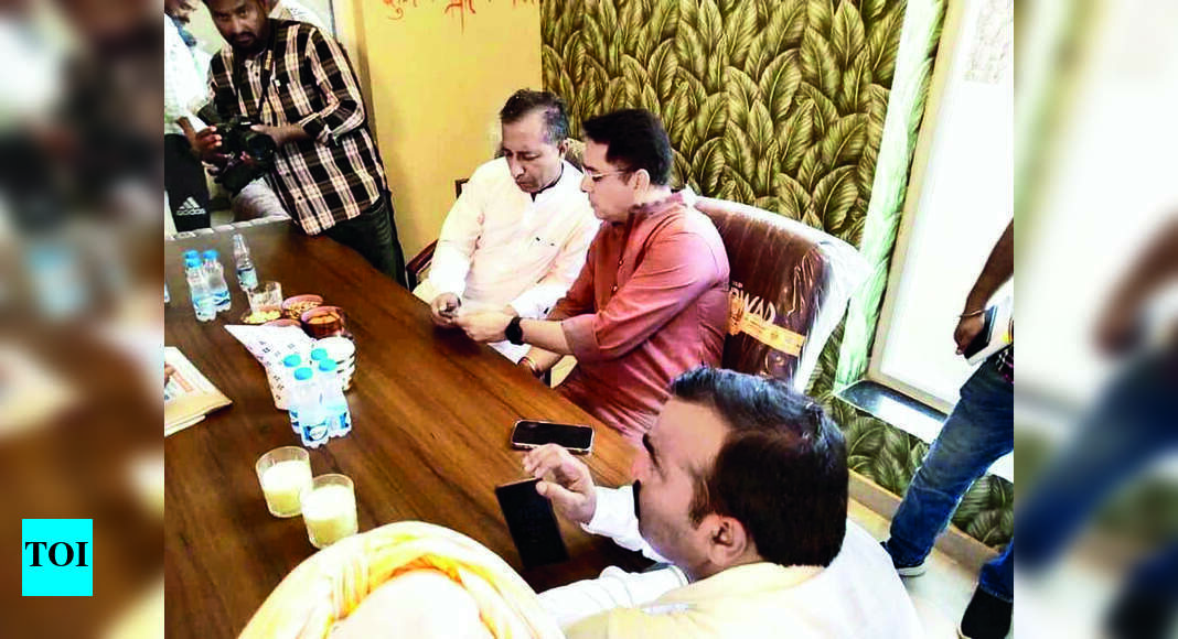 Singla: Singla’s Presence With Arora Exposes Aap Duplicity: Kalia ...