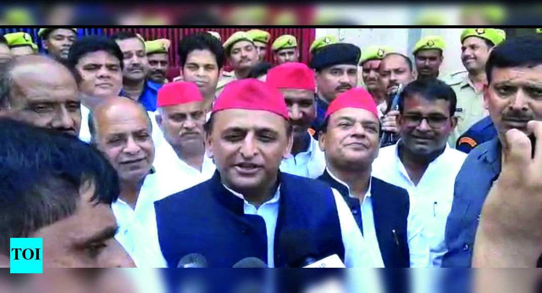 Akhilesh: Akhilesh Meets Party Mla In Azamgarh Jail, Attacks Bjp ...